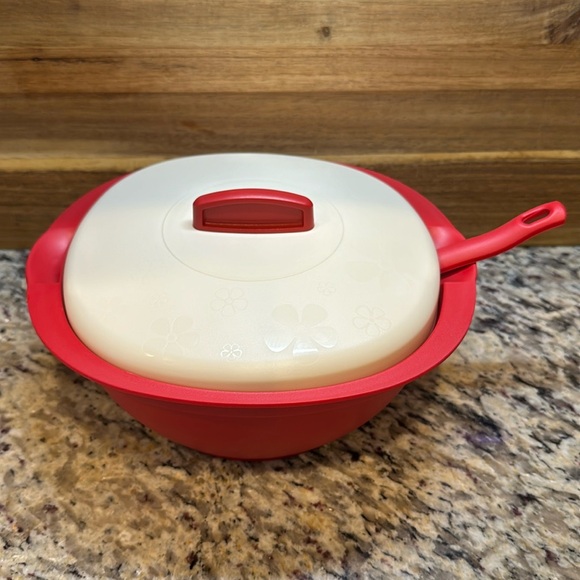 Tupperware | Kitchen | Tupperware Server With Ladle | Poshmark